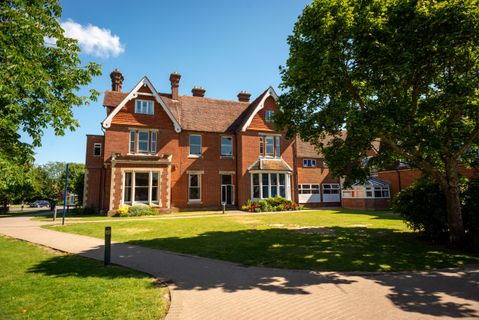 Sports Graduate, West Sussex - Tes Jobs