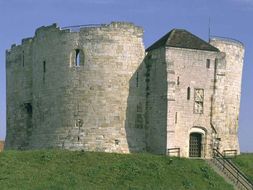 Motte and Bailey Castles by mgibbons | Teaching Resources